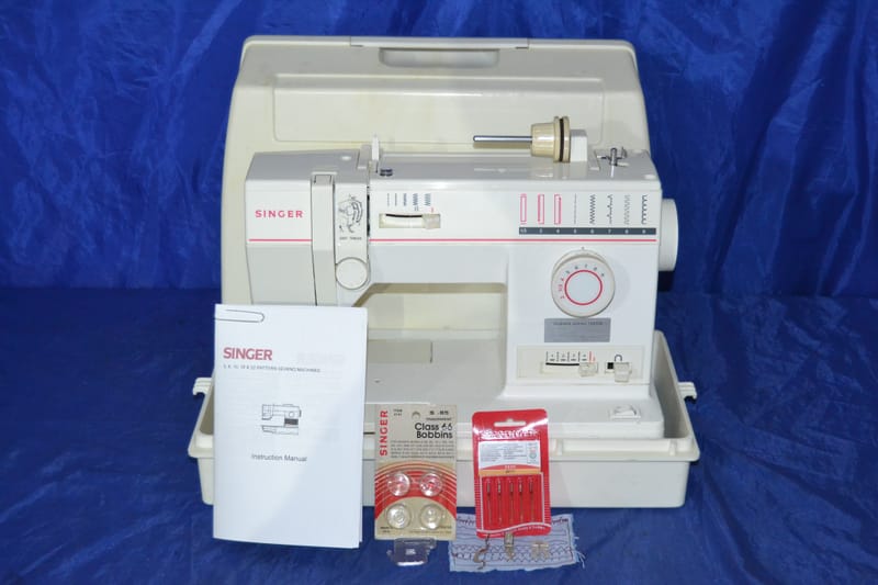 SINGER 9015 FREE-ARM SEWING MACHINE SERVICED ATTACHMENTS MANUAL CASE