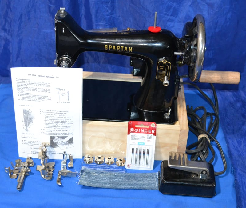 SINGER SPARTAN SEWING MACHINE ELECTRIC 120v/HAND CRANK SERVICED ATTACH