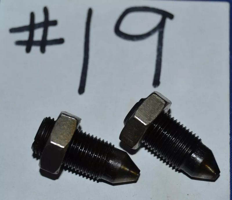 PIVOT SCREW MONTGOMERY SEWING MACHINE