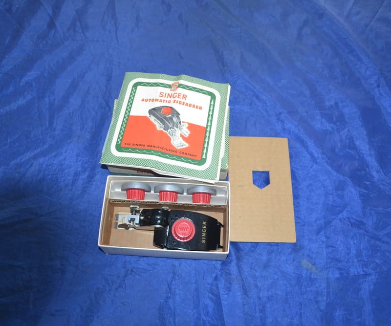 SINGER AUTOMATIC BUTTONHOLER 4 RED CAMS