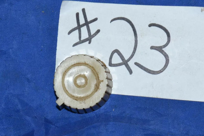 KNOB SINGER 293B SEWING MACHINE USED PARTS