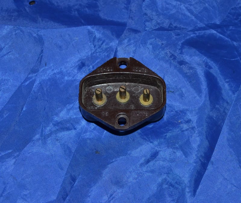 RECEPTACLE PLUG SINGER 301 SEWING MACHINE