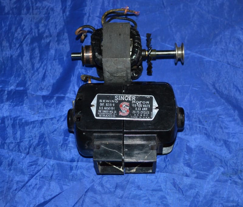 SCREW SINGER SEWING MACHINE MOTOR PART