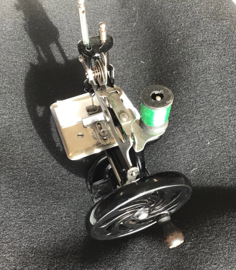 (Seam Guide) Essential Parts for the Singer 20-10 Child’s machine