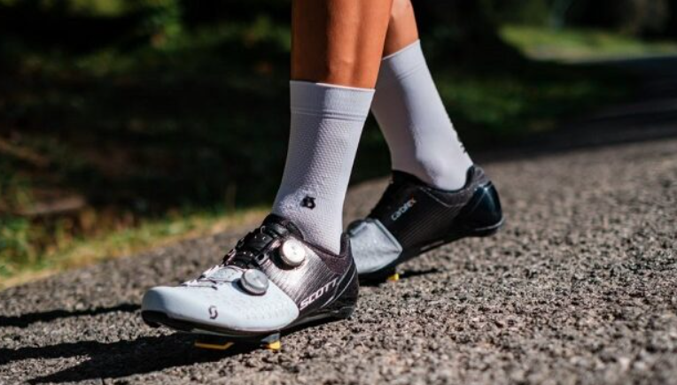 CHAUSSURES - CYCLES TANDEM