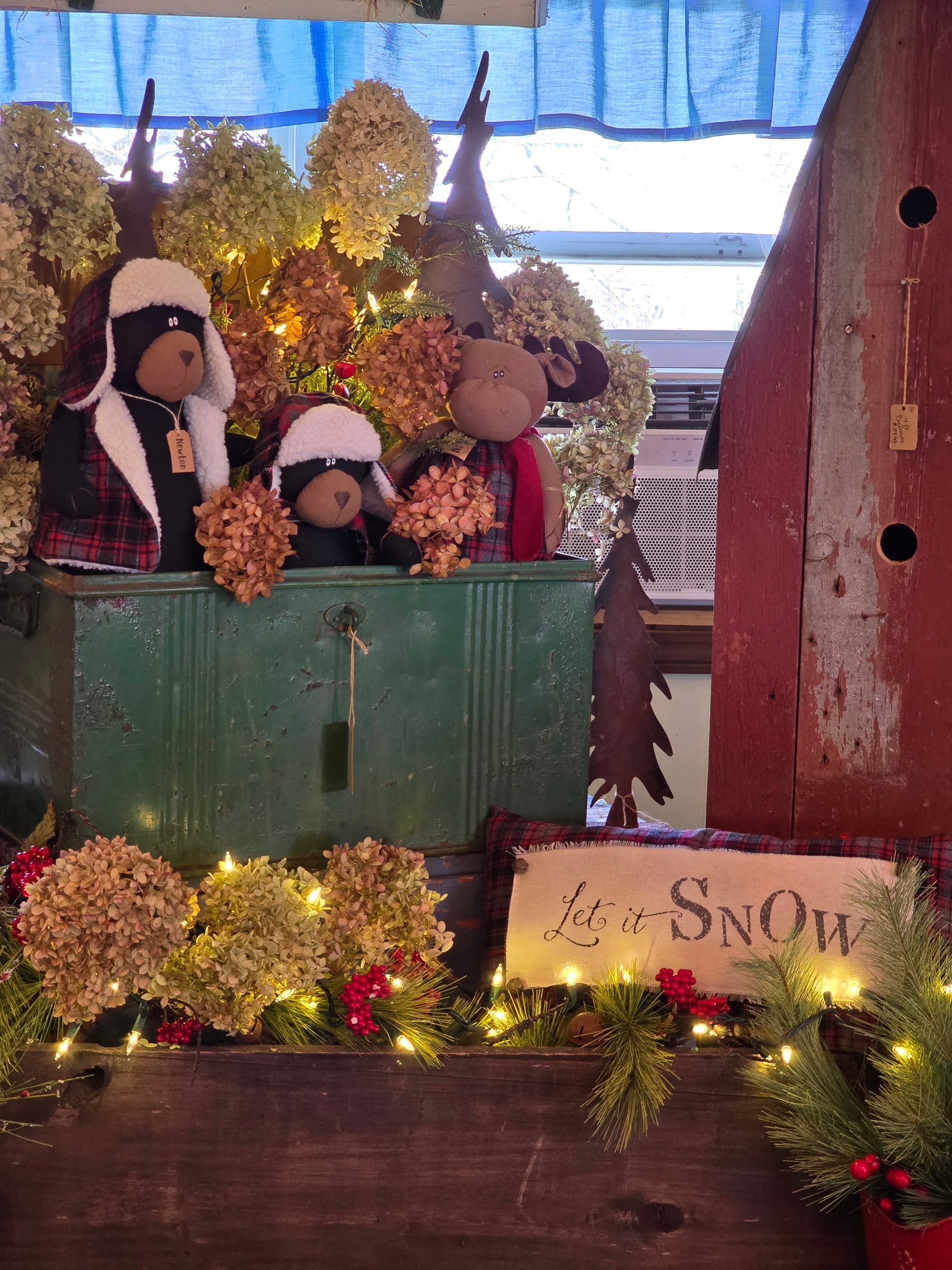 Country Crossing Gifts - Country Crossing Gifts& Collectibles, Inc.