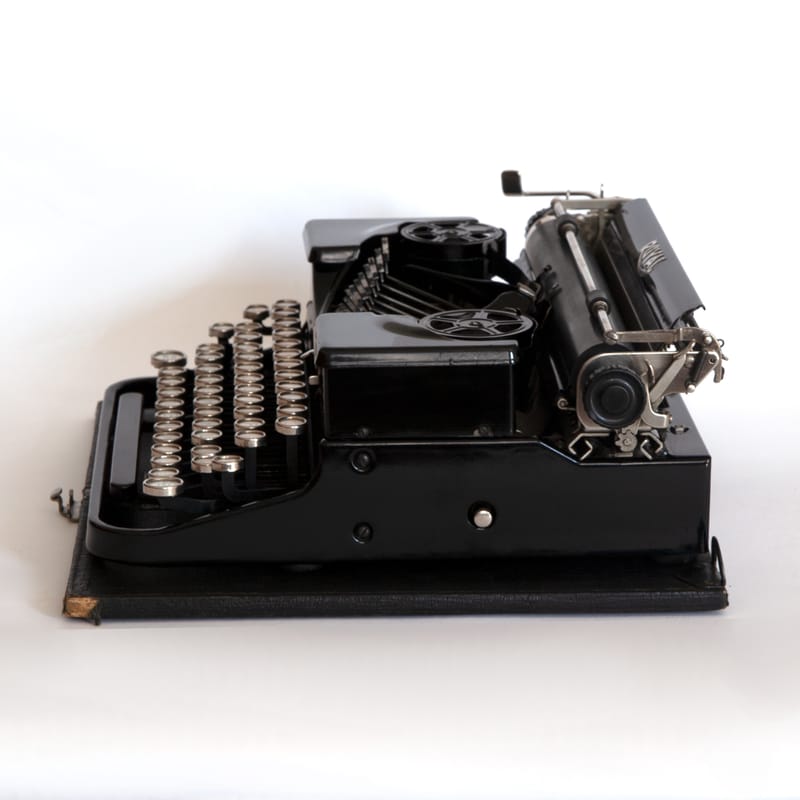 Princess 300 - Portable Typewriter with case Made in Germany