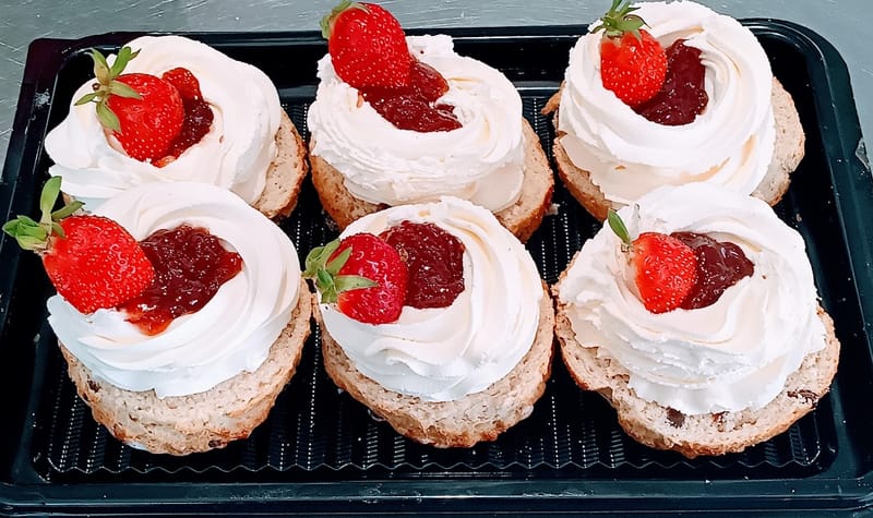 Scone box for 4 - fiestabuildabuffet