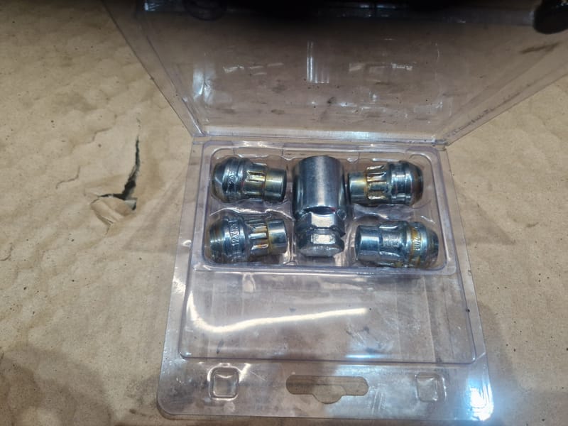 Front hub complete with bearing - Classic Swede