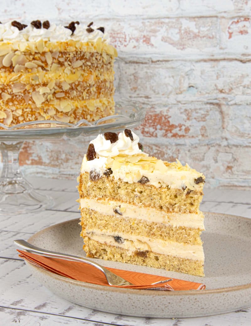 Vaníliás - mazsolás krémtúró torta