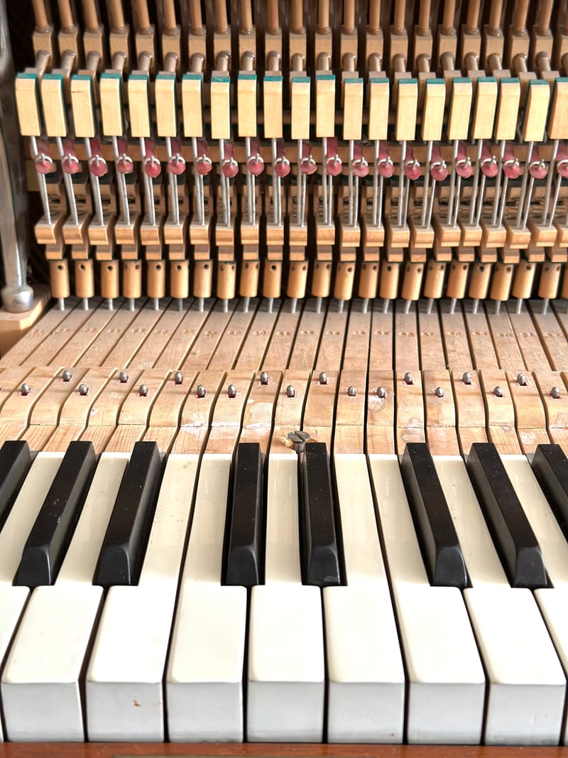 Tillbehör till pianon och flyglar