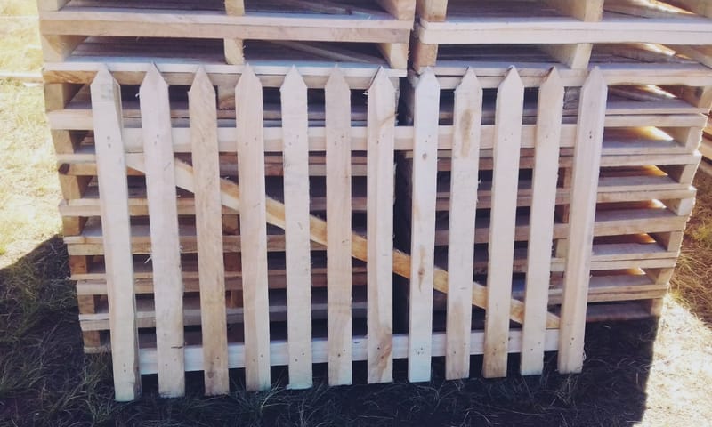 Narrow Picket Fence 150cm x 150cm - Ms. Tree