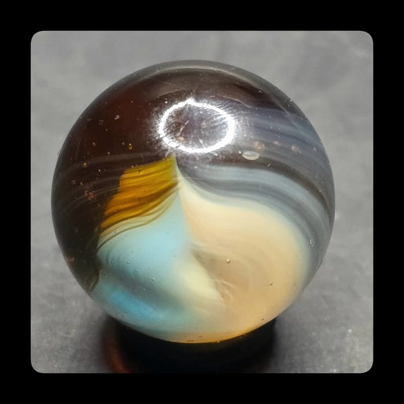 19/32" Unusual Amber base Vitro M- - Mic'sMibs