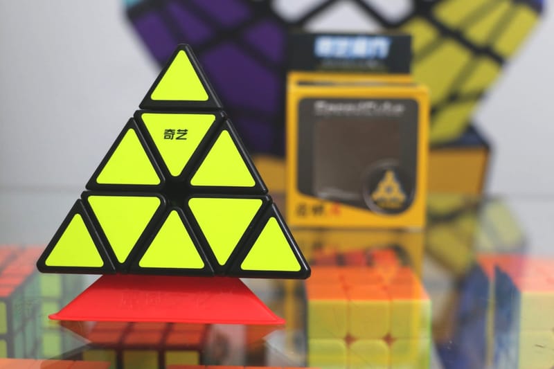 Pyraminx - UCHI Uruguay - Cubos Magicos