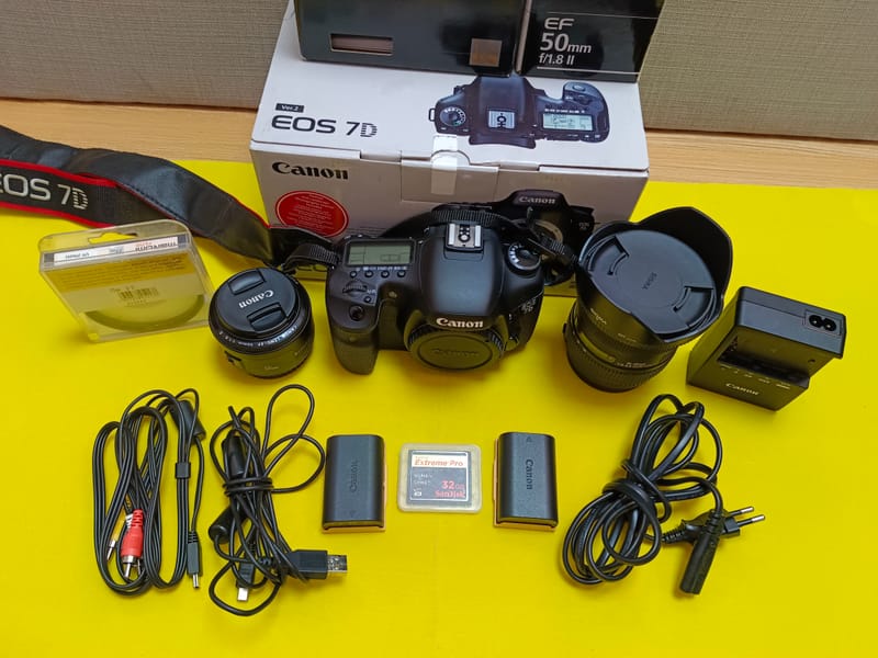 Canon 4000D DSLR Camera Kit – 18-55mm Lens, Bag & Accessories