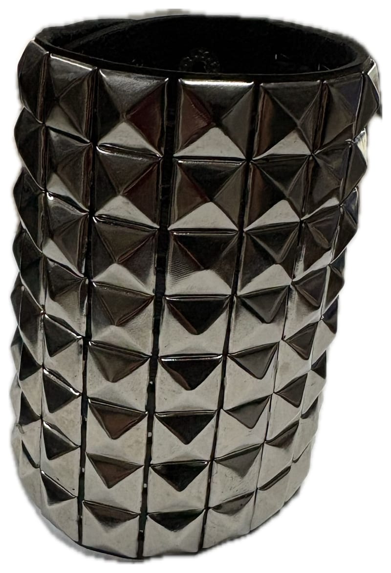 Bratara rock unisex cu tinte metalice piramidale