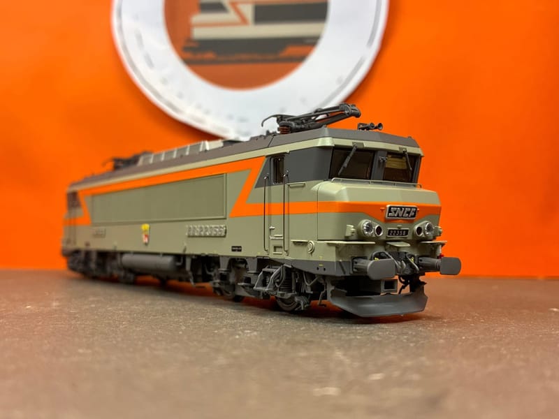 LS models 11105 HO - locomotive bb 22200 béton bb 22356 Rennes sncf - Ferromax