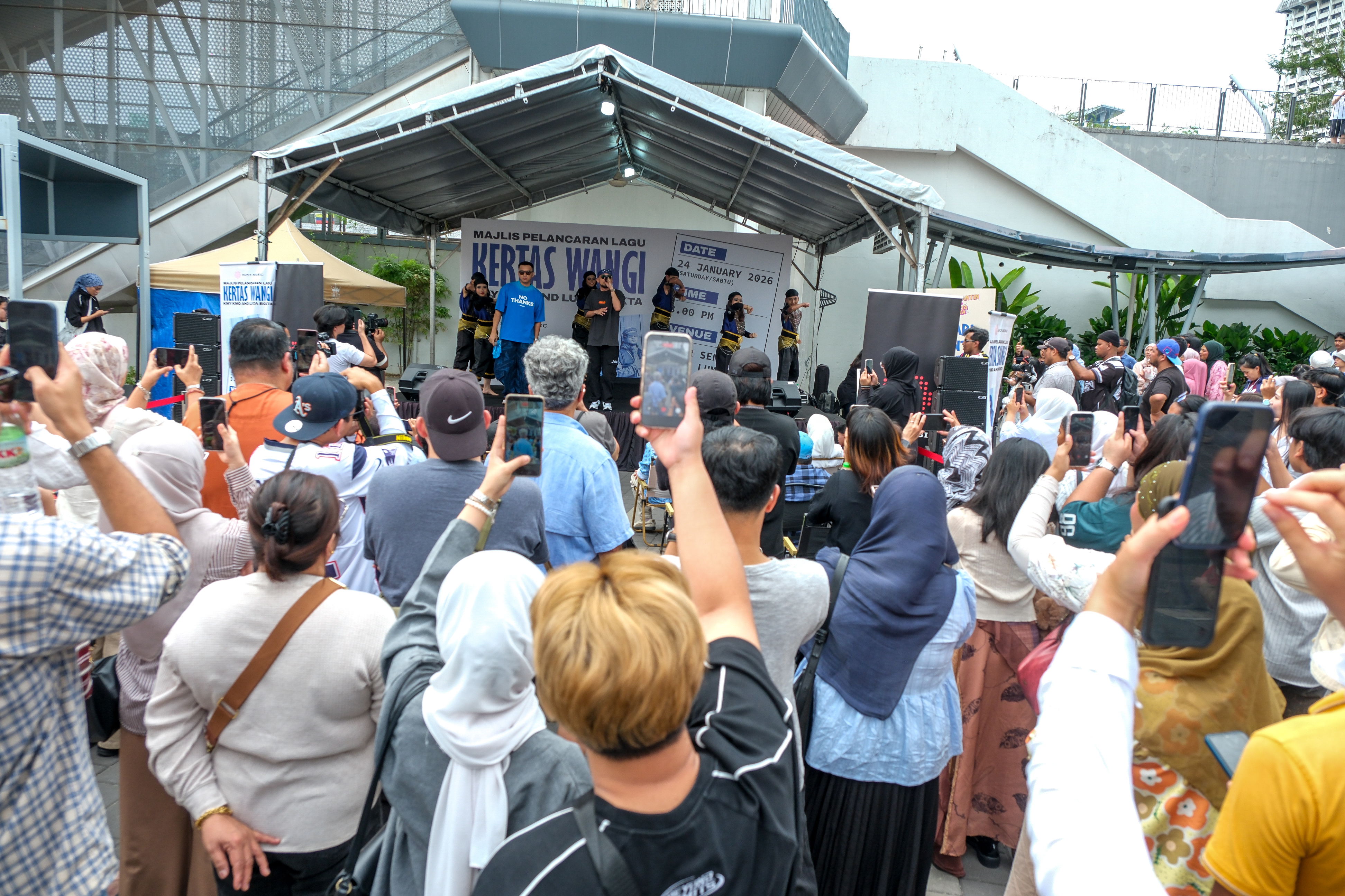 KMY KMO & LUCA SICKTA Lancar “Kertas Wangi”, Rap Reflektif Tentang ...