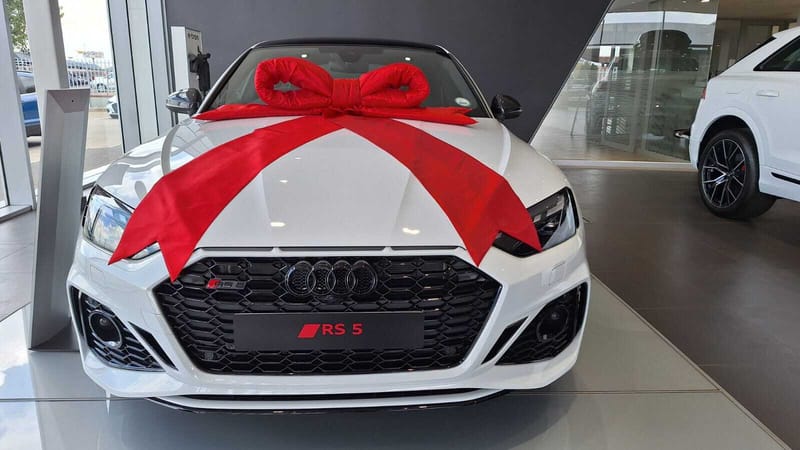 Bonnet Bows - Exclusive Car Bows & Covers